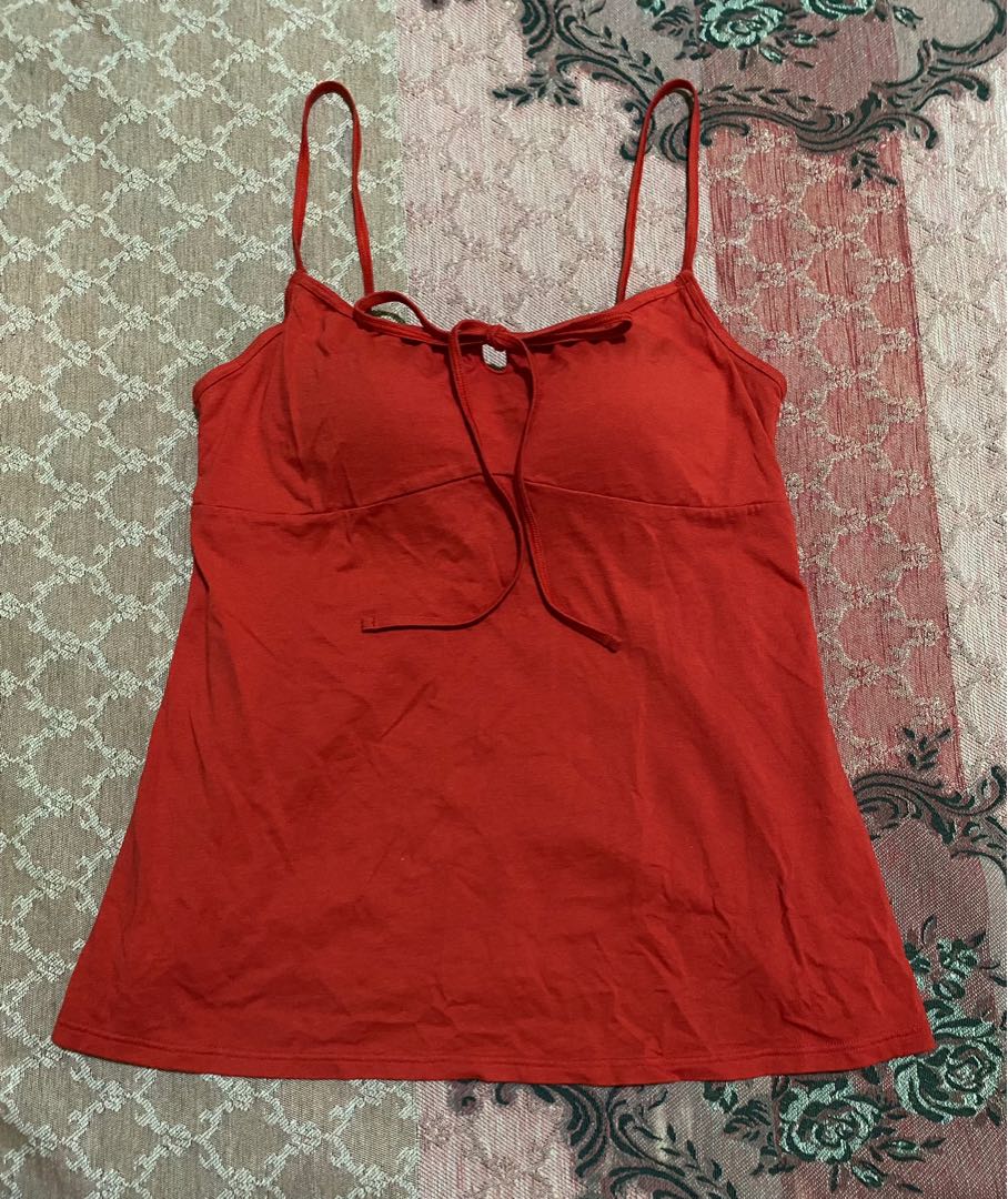 Uniqlo padded spag strap, Women's Fashion, Tops, Sleeveless on Carousell