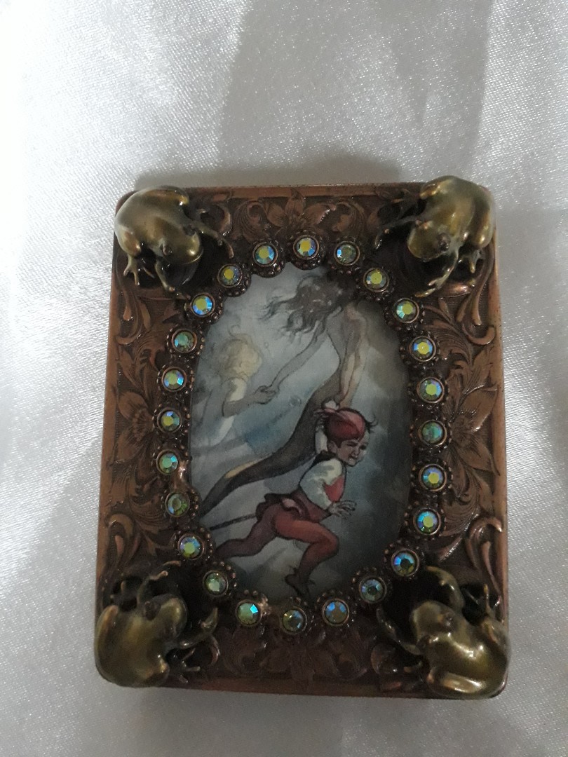 Vintage Ilirlo Jolly Miniature Frame with Frog Details, Hobbies & Toys ...