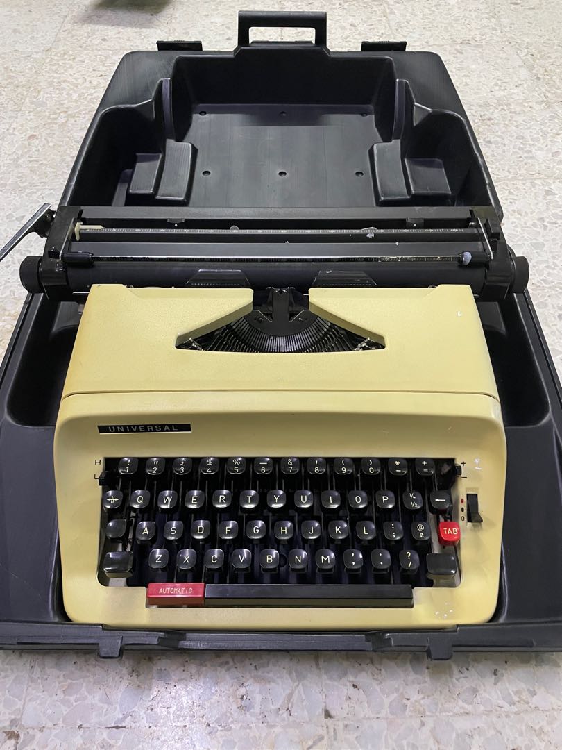 Vintage Typewriter Nakajima Model ALL8100 Made in Japan, Hobbies & Toys ...