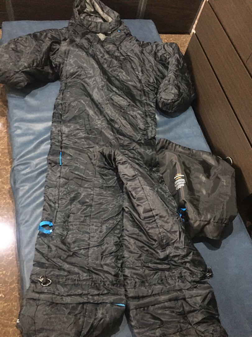 AdventuRidge Wearable Sleeping Bag -Medium, Sports Equipment, Hiking ...