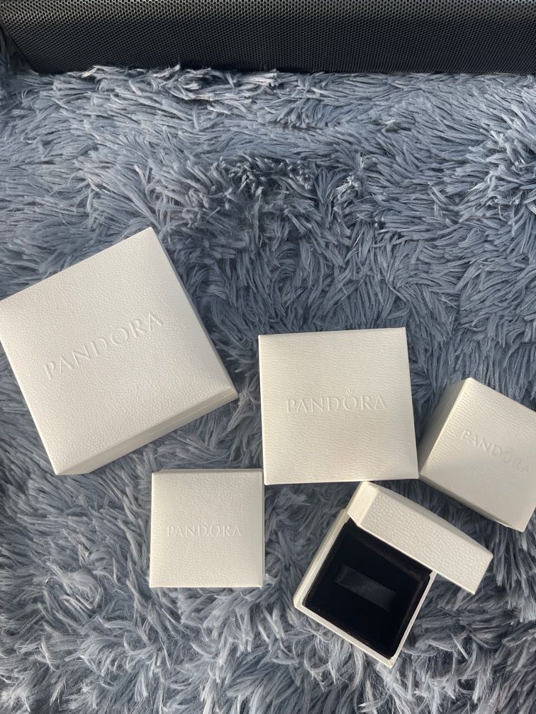 Authentic pandora gift box, Women's Fashion, Jewelry & Organisers ...