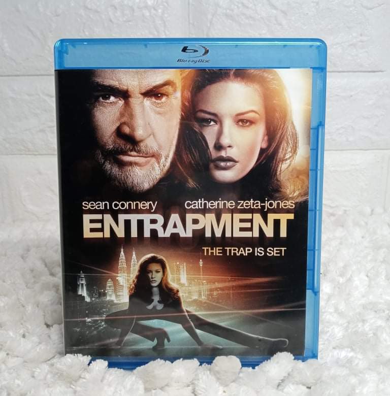 Blu-ray Entrapment, Hobbies & Toys, Music & Media, CDs & DVDs on Carousell