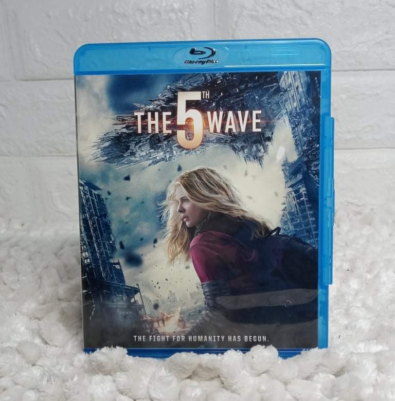 Blu-ray The 5 wave, Hobbies & Toys, Music & Media, CDs & DVDs on Carousell