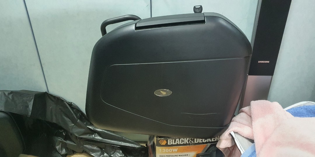 Honda CB400X OEM original side pannier boxes, Motorcycles, Motorcycle ...