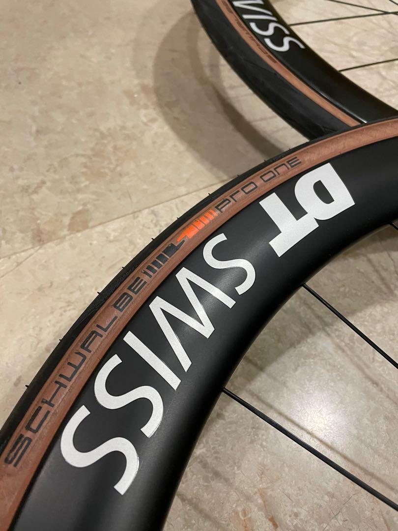 Latest 2021 DT Swiss ARC 1400 wheelset with Schwalbe Pro 1 tan tires ...