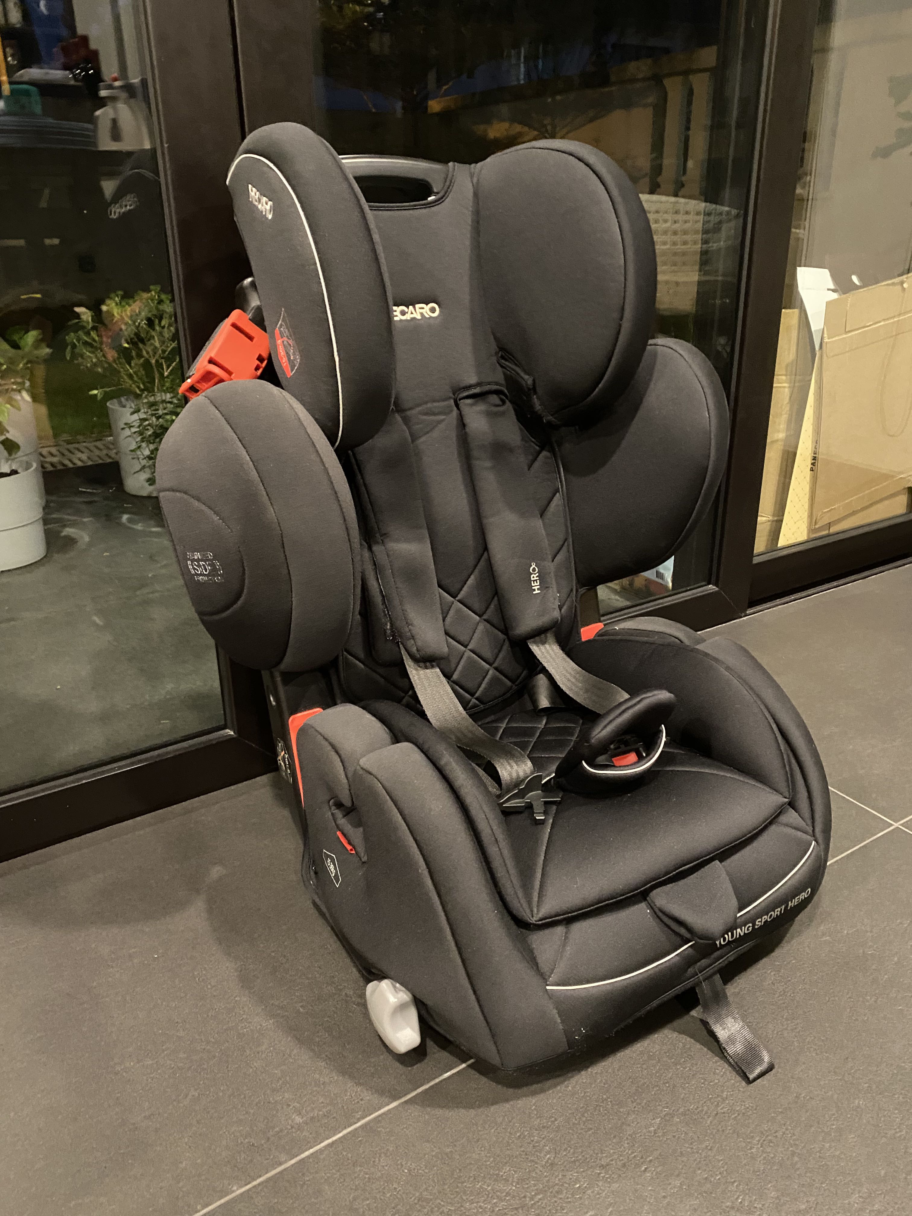Recaro Young Sport Hero Car Seat, Babies & Kids, Going Out, Car Seats ...