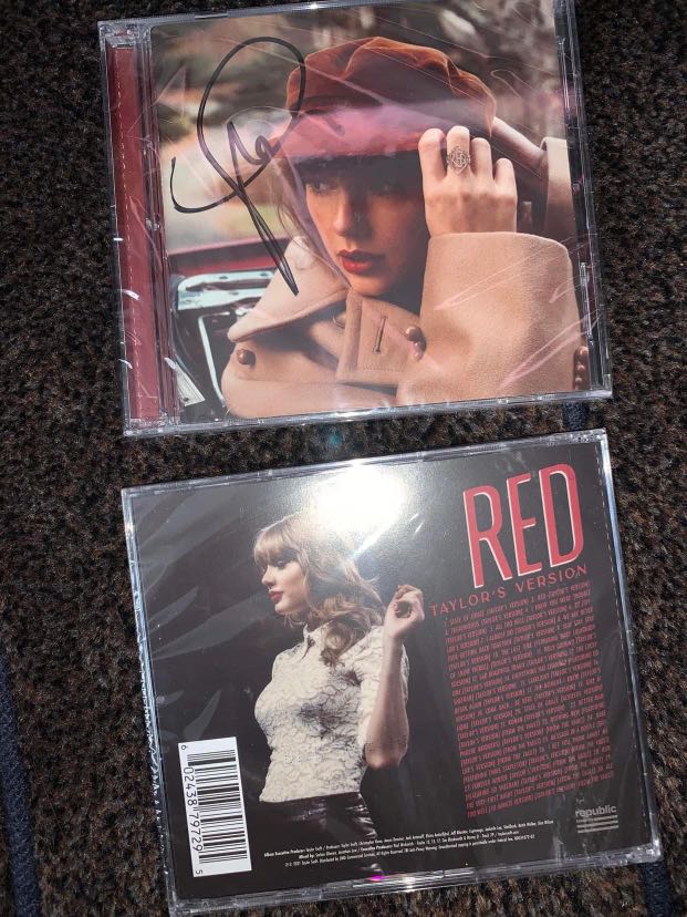Taylor Swift Signed Red TV from UK - on-hand, Hobbies & Toys, Music ...
