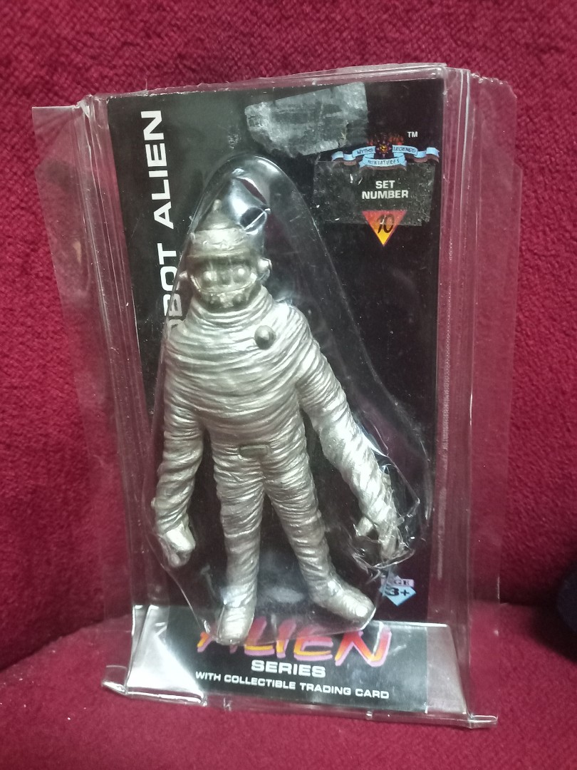 Vintage 1996 Shadowbox Alien series Robot Alien, Hobbies & Toys, Toys ...