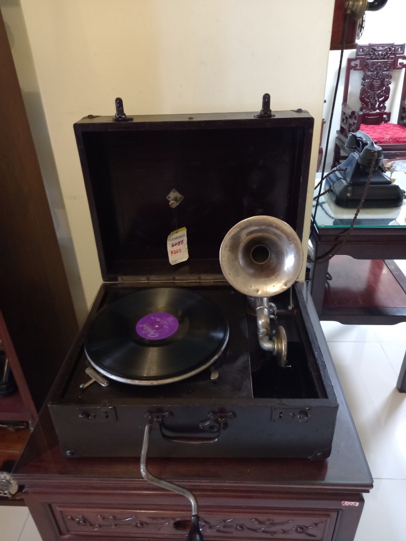 Vintage phonograph, Hobbies & Toys, Memorabilia & Collectibles, Vintage ...