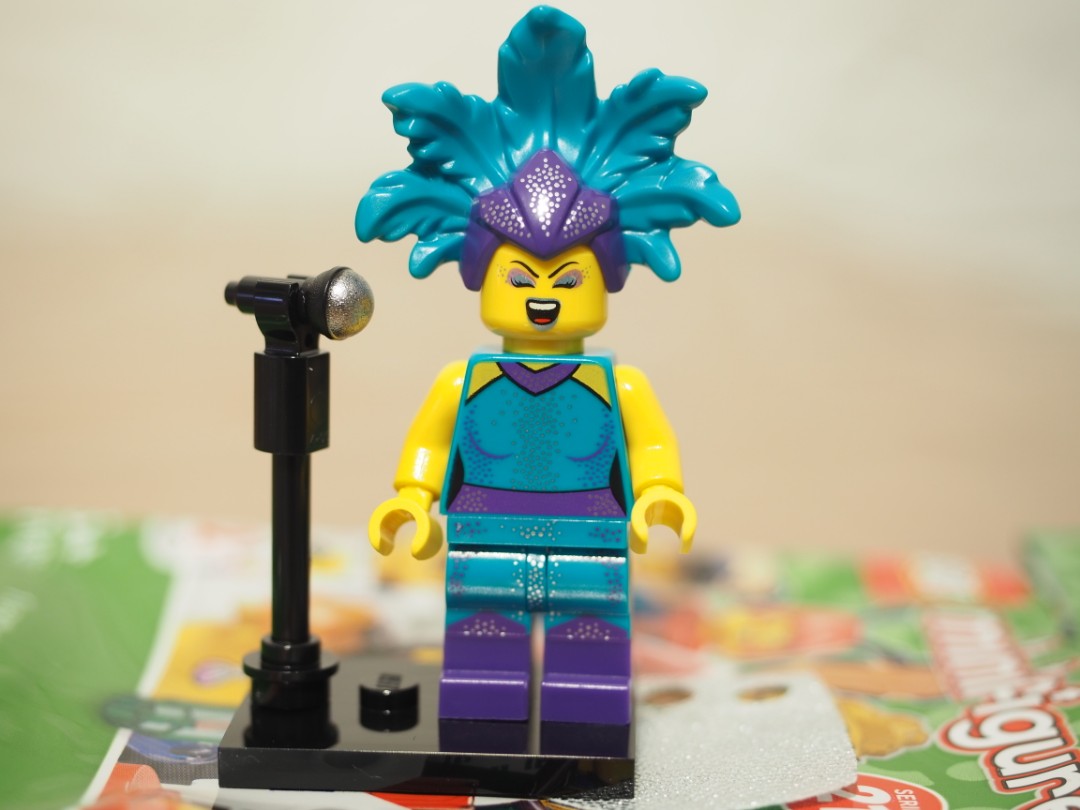 全新 series 21 lego 71029 minifigures 歌女 人仔，齊蛋紙 底板, 興趣及遊戲, 玩具 & 遊戲類 ...