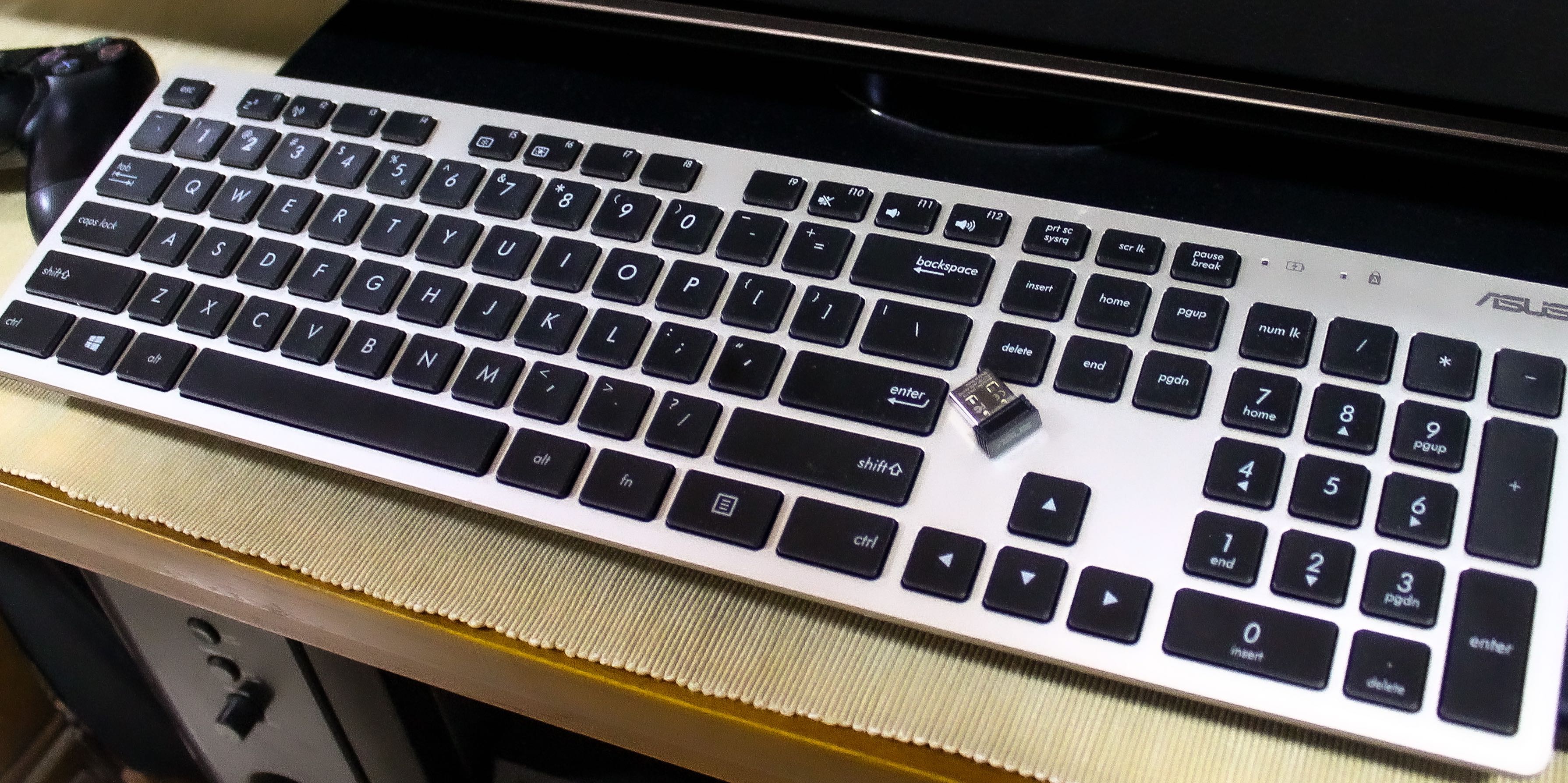 ASUS Wireless Keyboard, Computers & Tech, Parts & Accessories, Computer Keyboard on Carousell