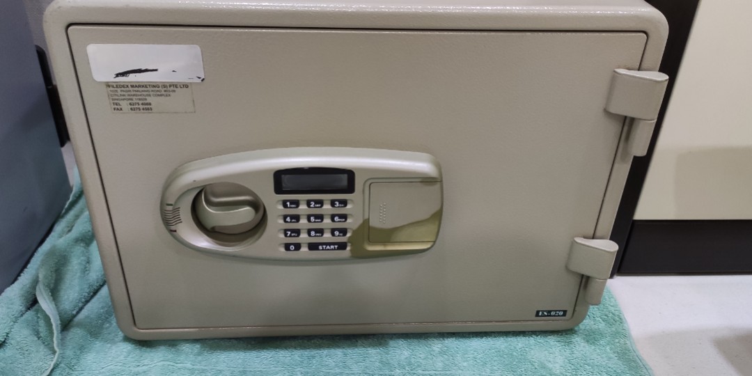 Eagle Safe Box, Furniture & Home Living, Security & Locks, Safe on ...