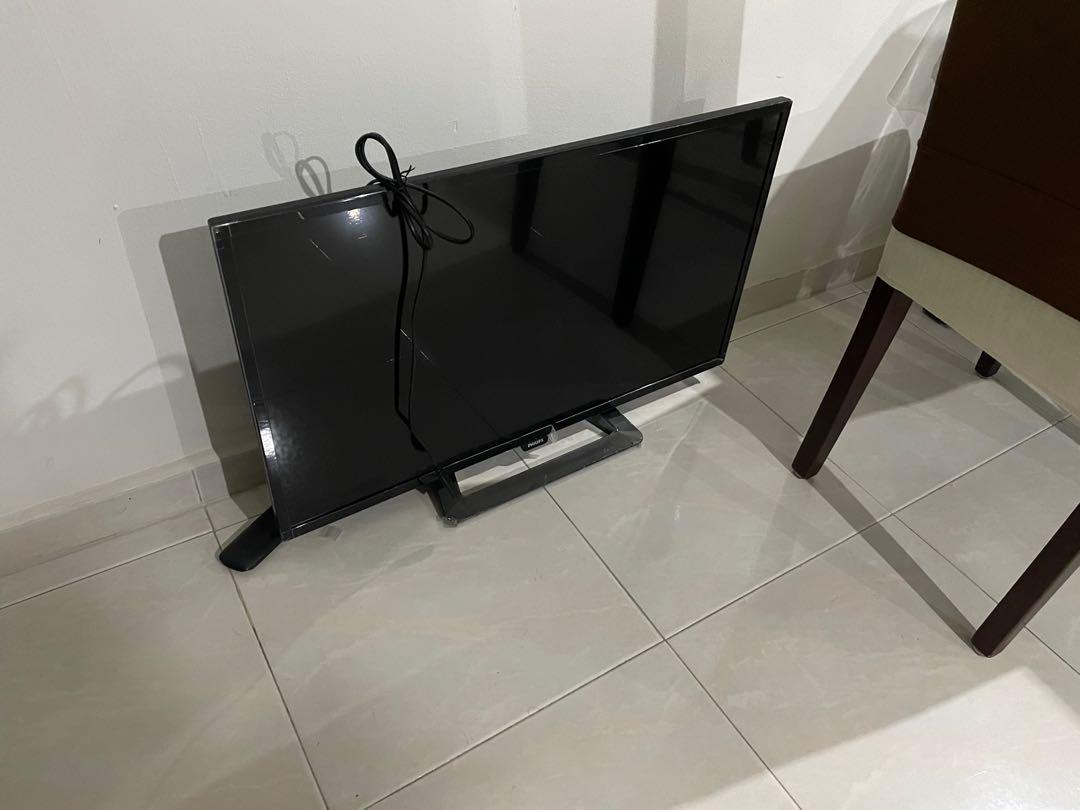 Philips TV 30 inch, TV & Home Appliances, TV & Entertainment, TV on Carousell
