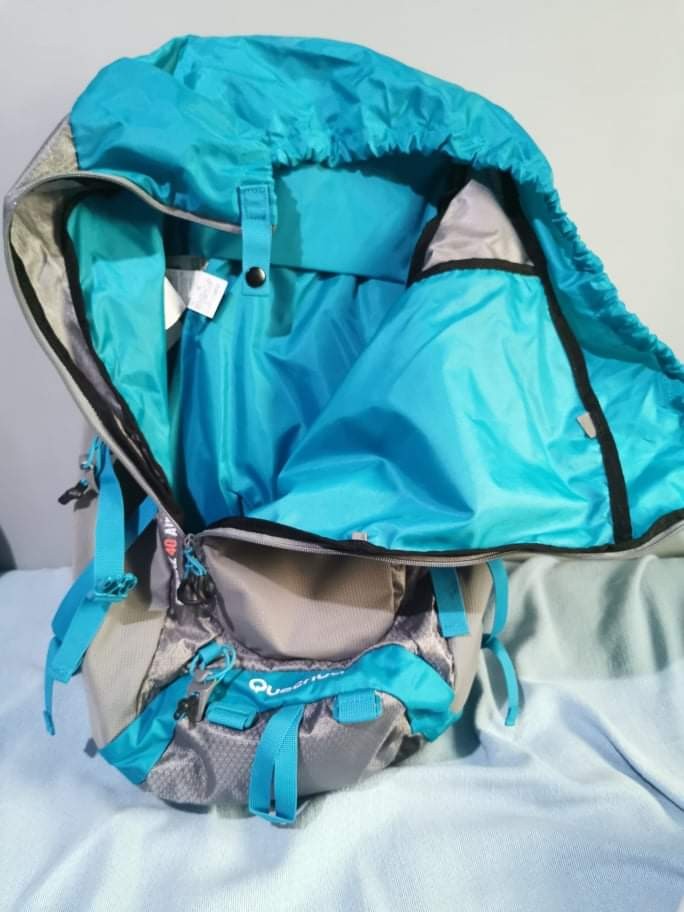 Quechua MH500 Camping Bag, Sports Equipment, Hiking & Camping on Carousell