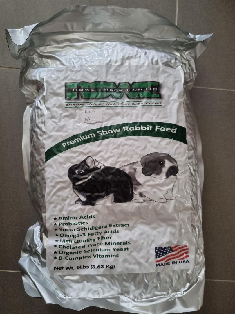 RHQ Premium show rabbit feed, Pet Supplies, Pet Food on Carousell