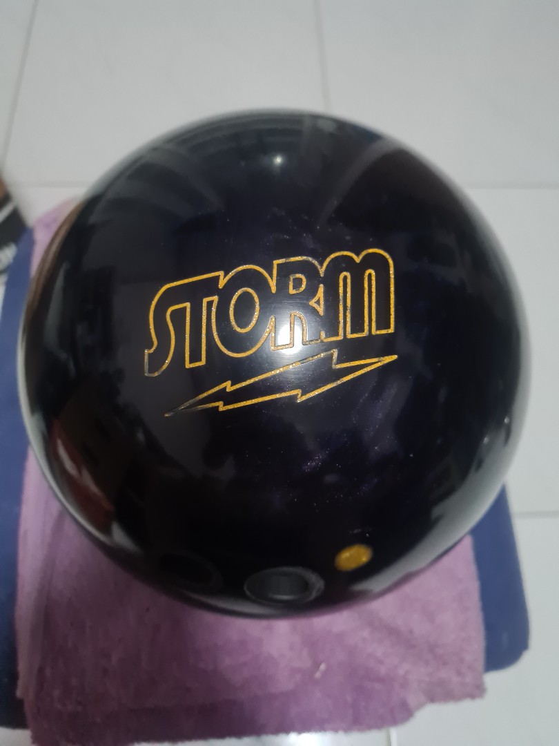 Storm dark code 14lbs bowling ball, Sports Equipment, Sports & Games, Billiards & Bowling on ...