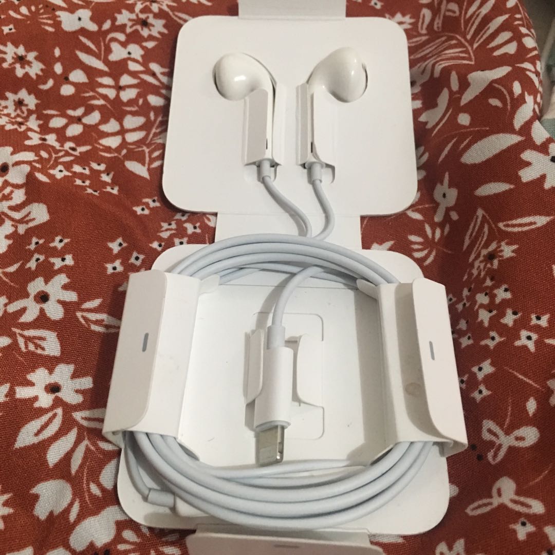 Apple iPhone iPad Lightning Earpods Headset, Mobile Phones & Gadgets ...