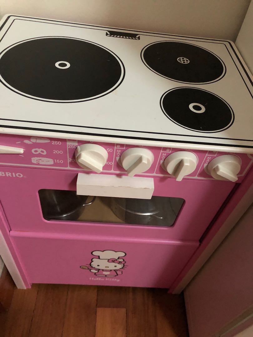 BRIO Hello Kitty Stove and belongings, Hobbies & Toys, Toys & Games on ...
