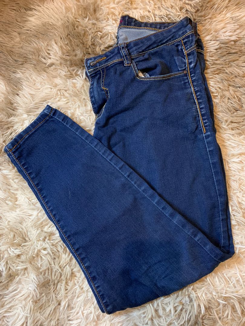 Crissa Jeans, Women's Fashion, Bottoms, Jeans on Carousell