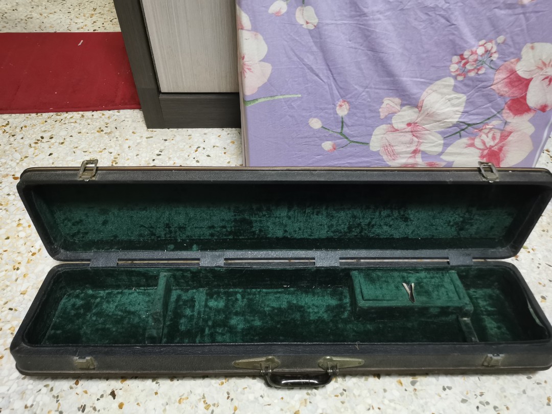 Er hu box, Hobbies & Toys, Music & Media, Musical Instruments on Carousell