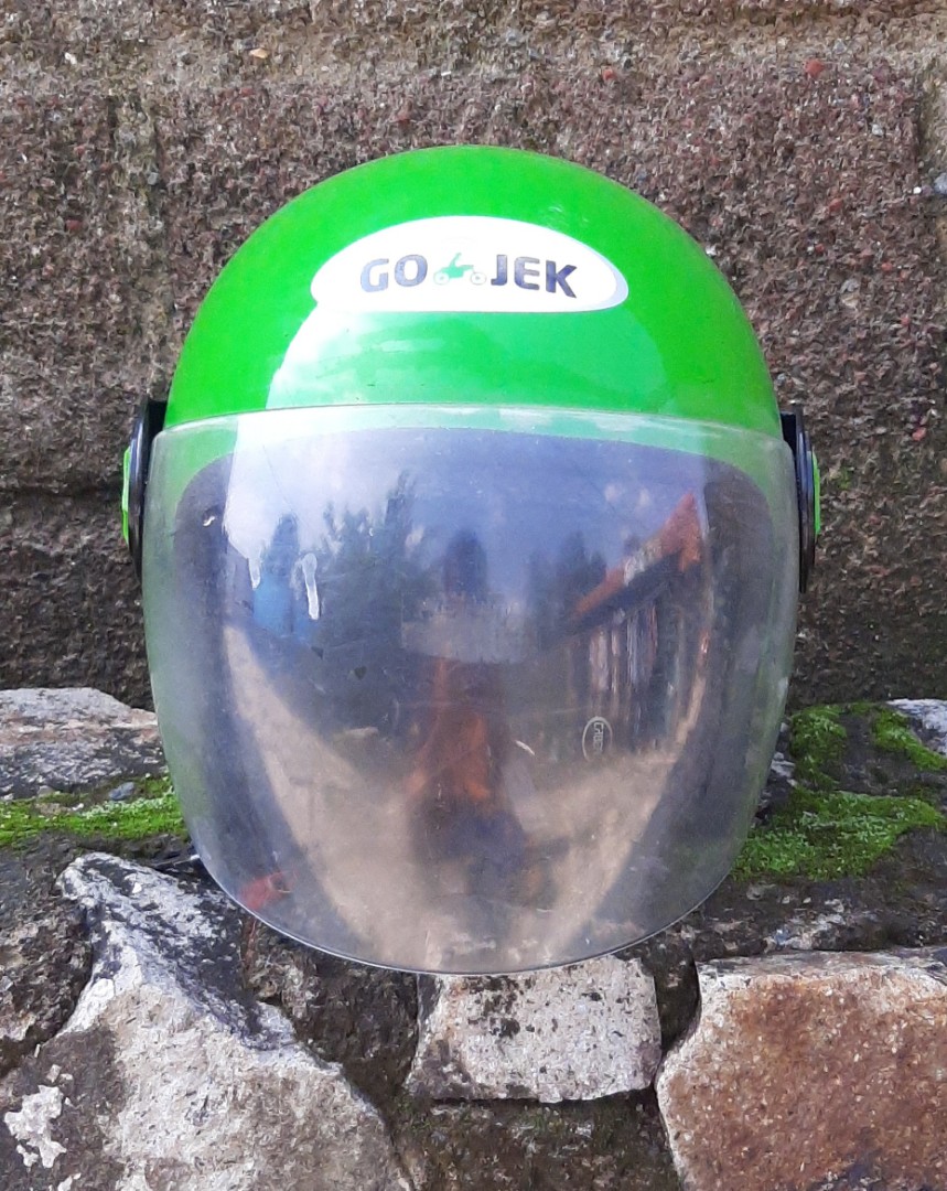 Helm Gojek, Motor di Carousell