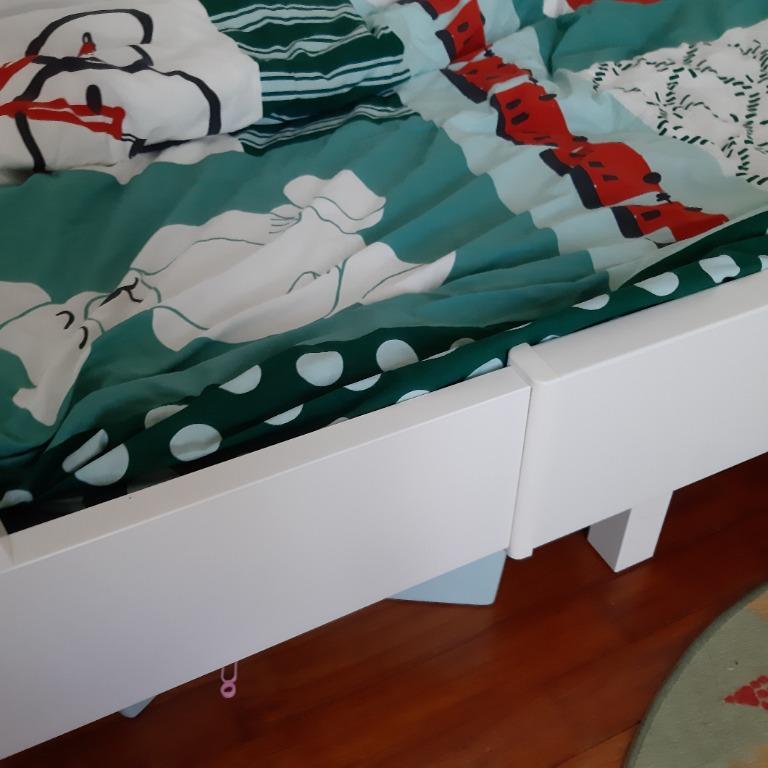 IKEA extendable kids bed clearance (extendable mattress included ...