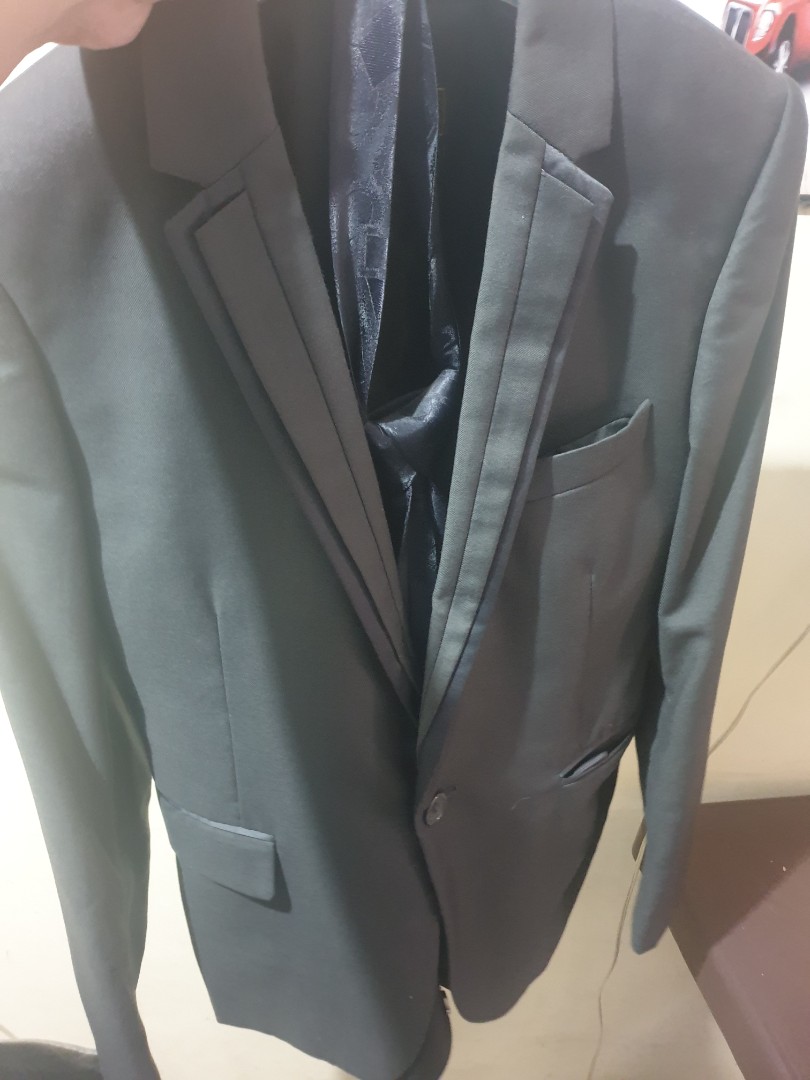 Onesimus suit medium size, Men's Fashion, Tops & Sets, Formal Shirts on ...