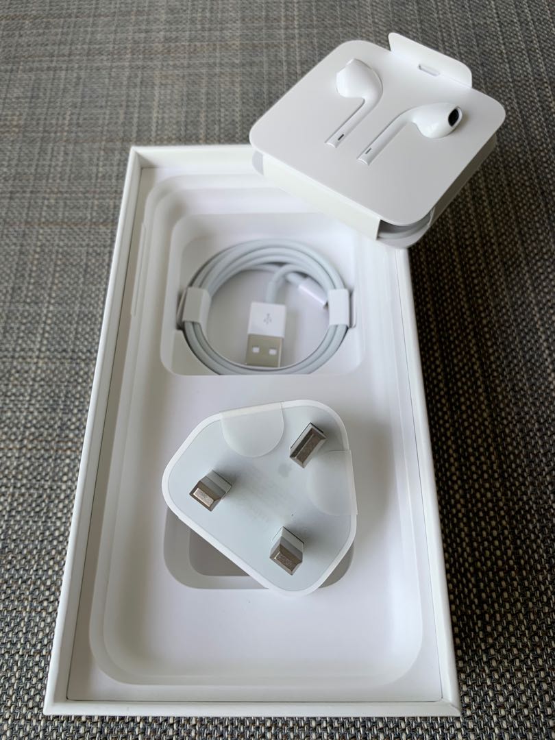 Original Apple accessories - EarPods with Lighting Connector, Lighting ...