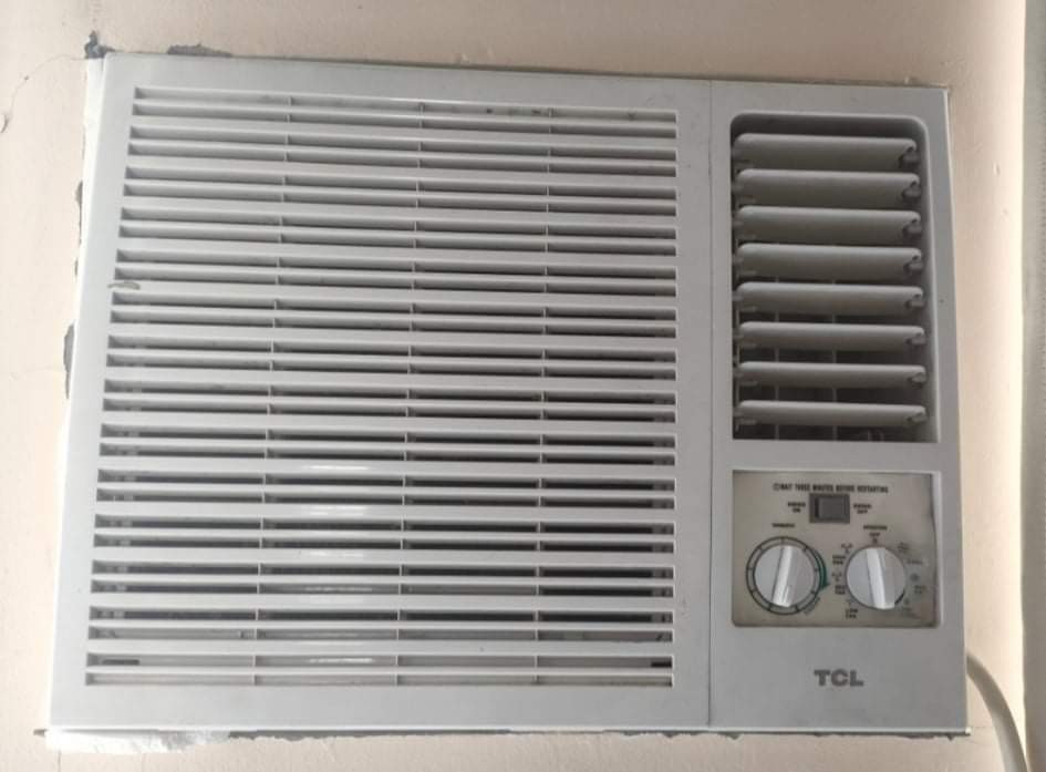 TCL 1Hp window type aircon, TV & Home Appliances, Air Conditioning and ...