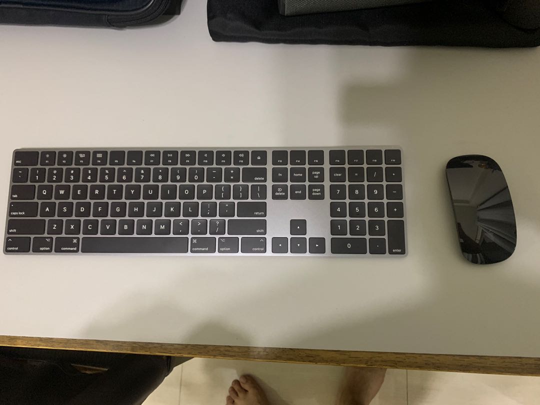 Apple black magic keyboard with number pad and Mouse, Computers & Tech ...