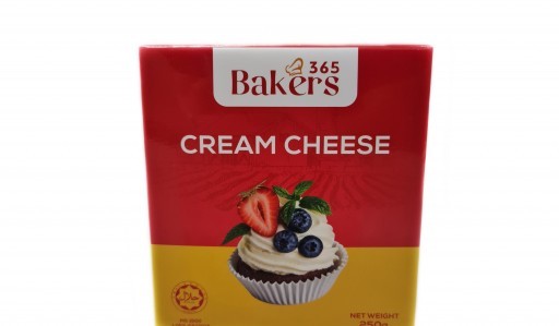 Bakers365 cream cheese 250g, Food & Drinks, Chilled & Frozen Food on ...