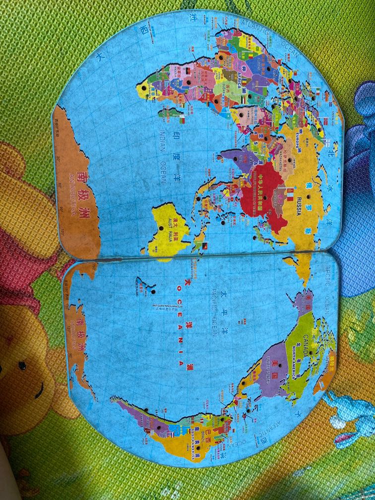 Bilingual World map with flags, Hobbies & Toys, Toys & Games on Carousell