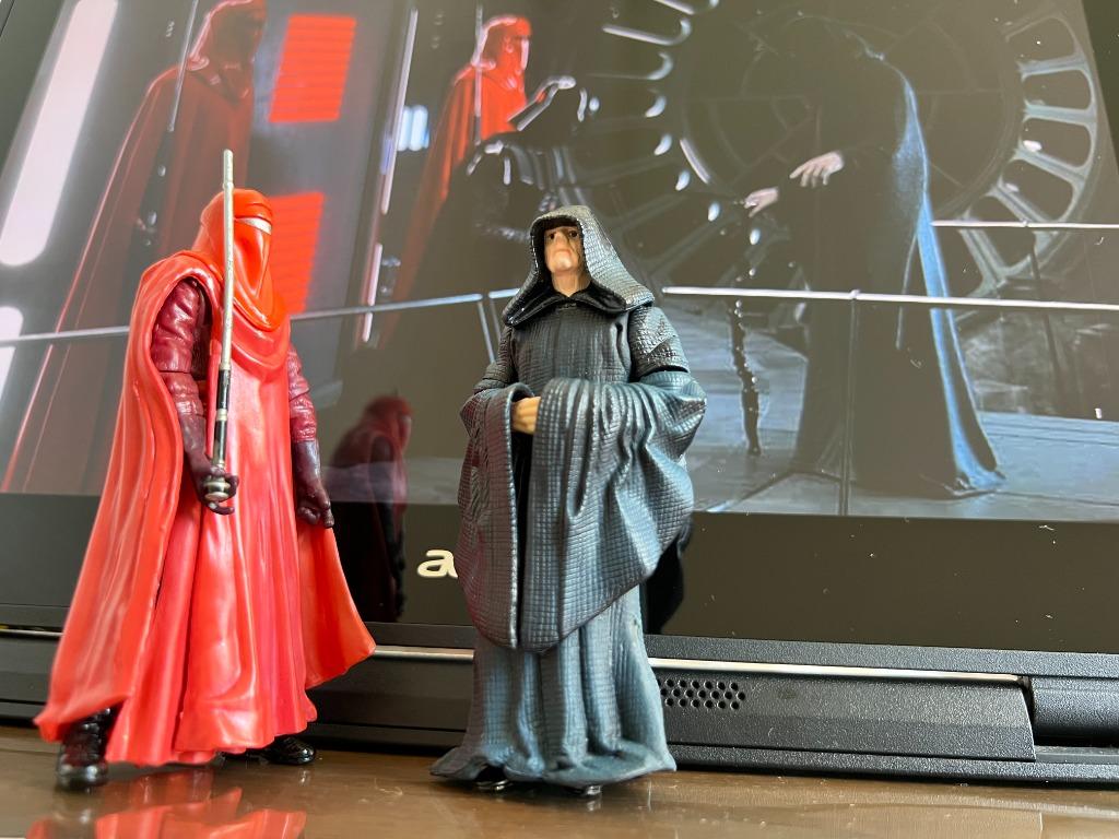 Emperor Palpatine & His Red BodyGuard - Star Wars Episode 3 Revenge of ...