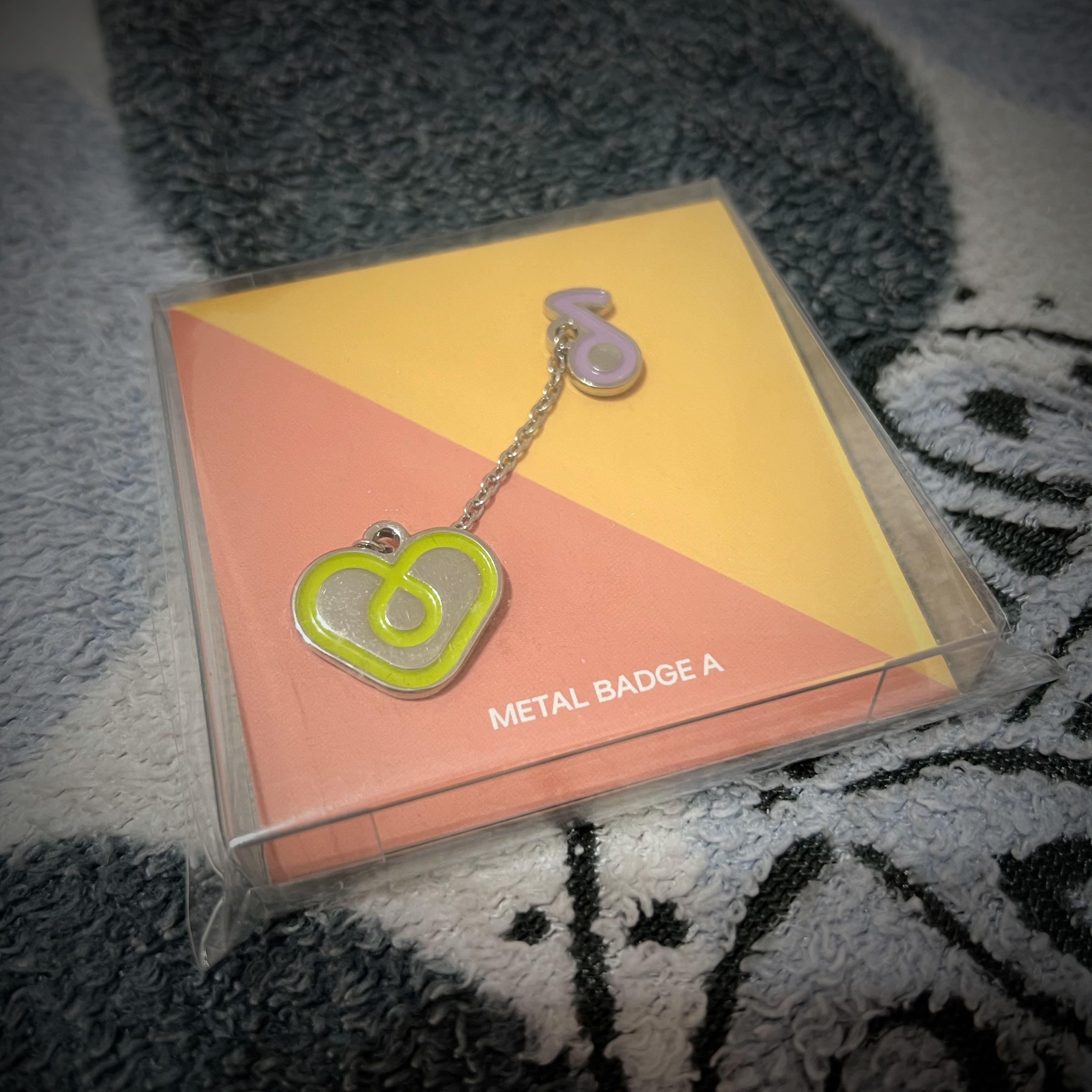 IU official MD -METAL BADGE （typeA）, Hobbies & Toys, Memorabilia ...