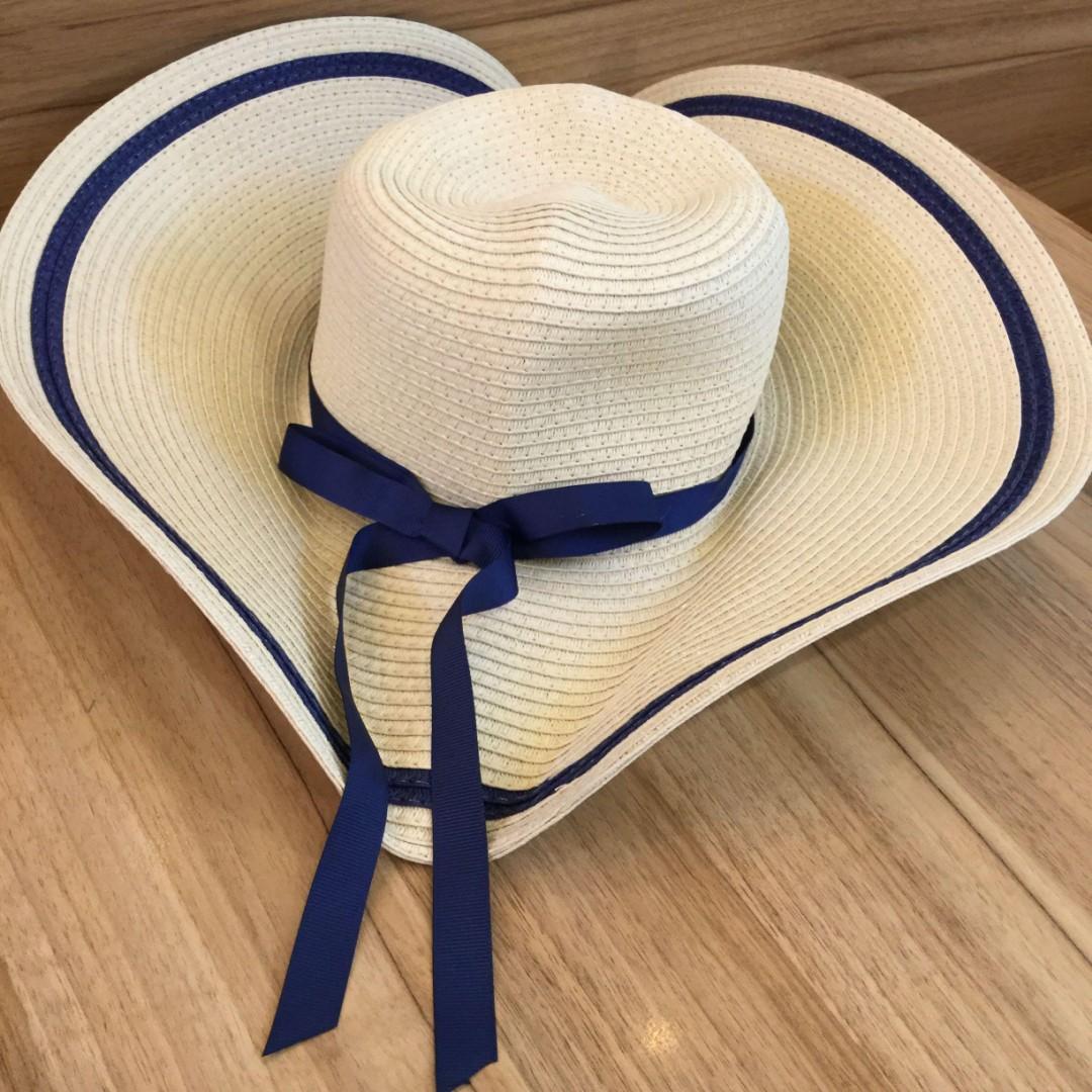 Rochas Capelin Hat, Men's Fashion, Watches & Accessories, Caps & Hats ...