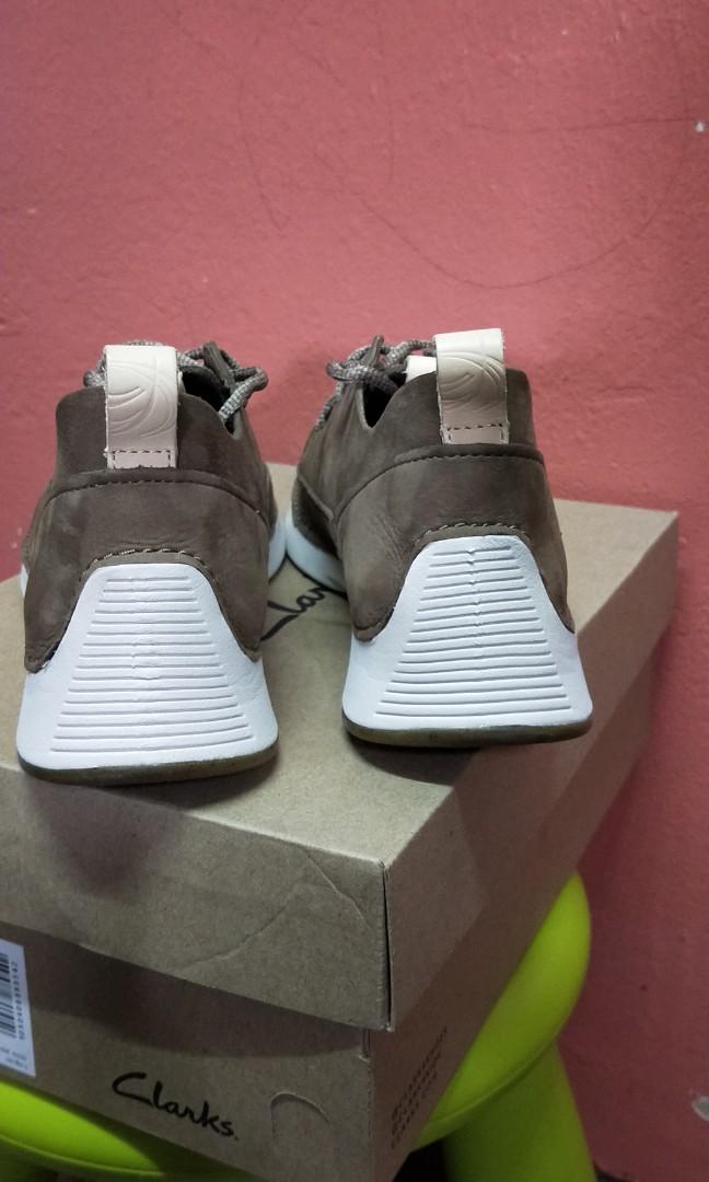 Clarks Tri Spark UK 7, Men's Fashion, Footwear, Sneakers on Carousell