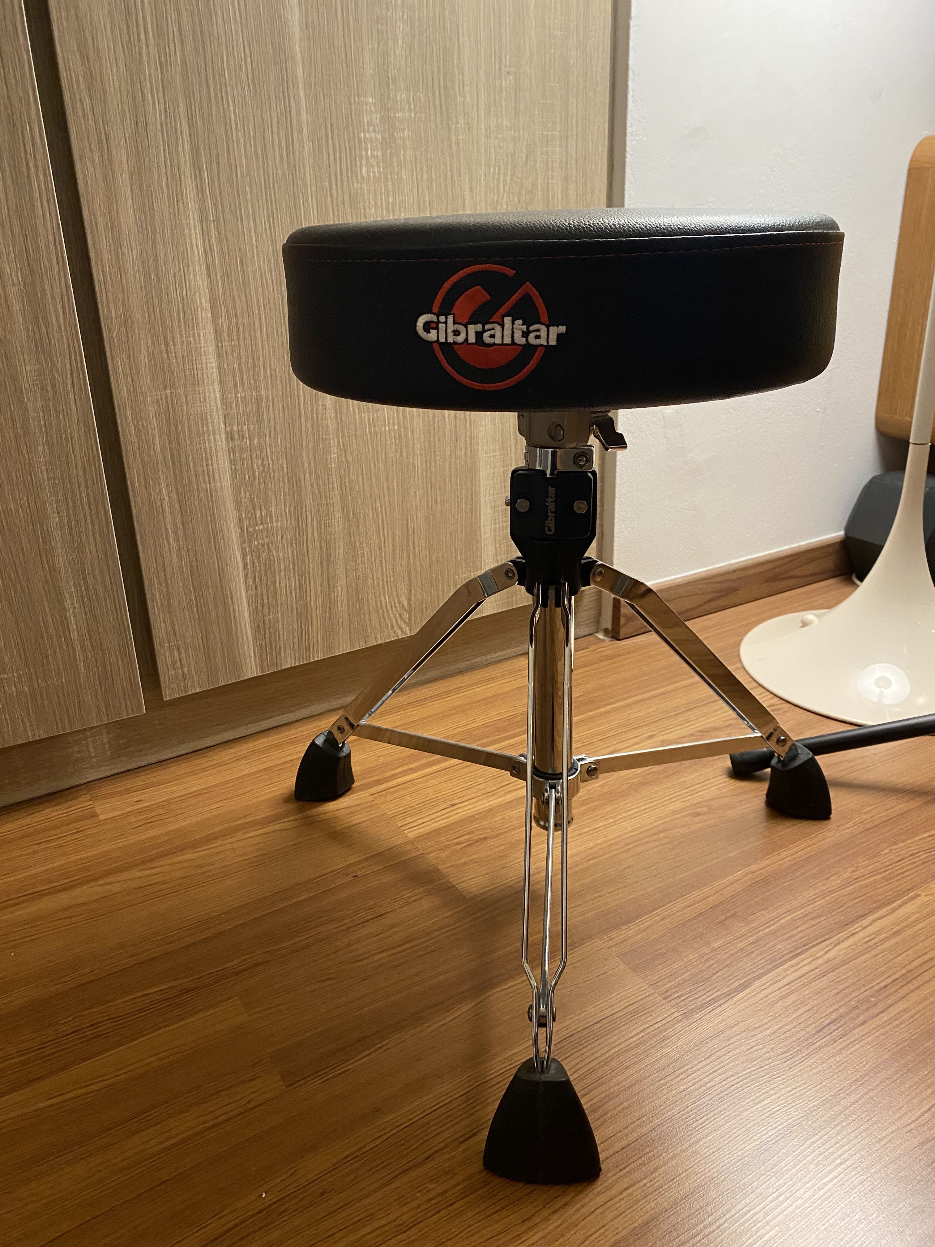 Gibraltar 9608 pro drum seat with music stand, Hobbies & Toys, Music ...