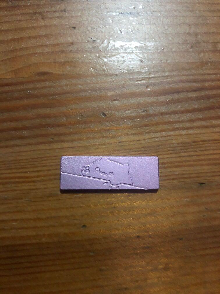 Ikki68 Aurora Rose Gold Bongo Cat Badge, Computers & Tech, Parts ...