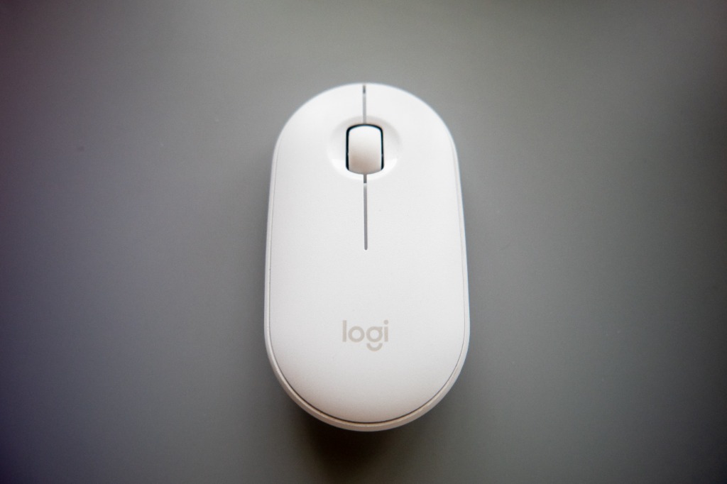 Mouse Logitech Pebble M350 Wireless, Elektronik, Bagian Komputer & Aksesoris di Carousell