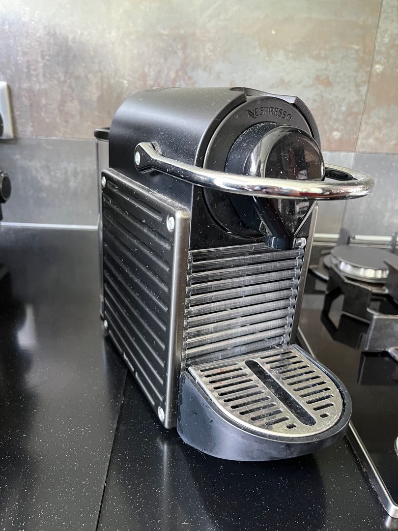 Nespresso Pixie preloved, TV & Home Appliances, Kitchen Appliances ...