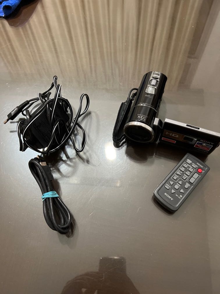 Sony HDR-PJ260VE, Photography, Video Cameras on Carousell