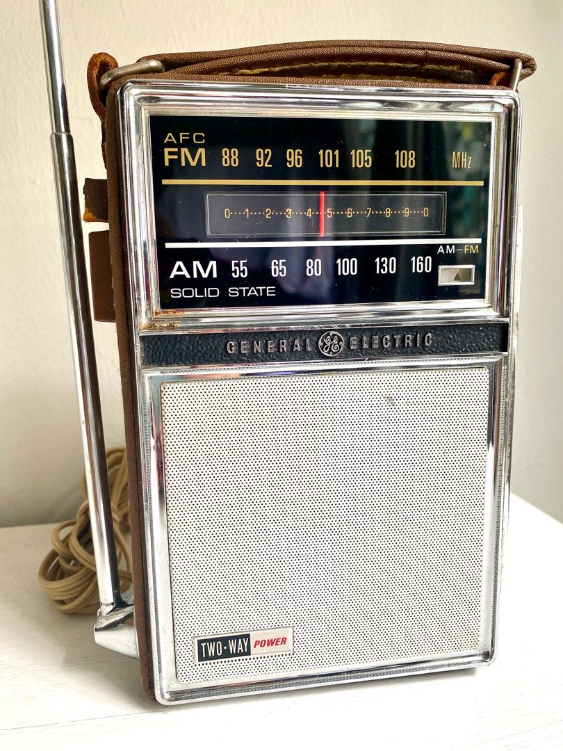 Vintage retro GE Radio (Portable), TV & Home Appliances, TV ...