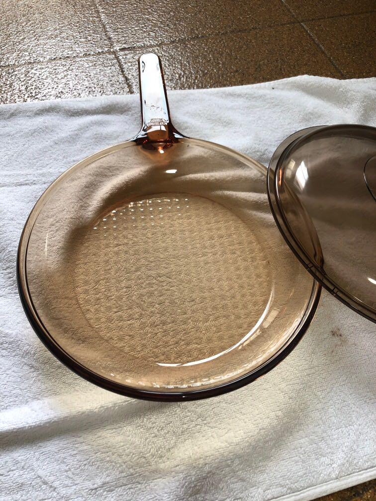 Vision frying pan. 28cm with cover, Everything Else on Carousell