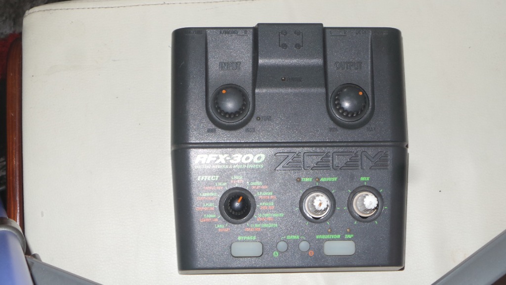 Zoom RFX-300 Reverb and multi effects processor, Hobbies & Toys, Music ...