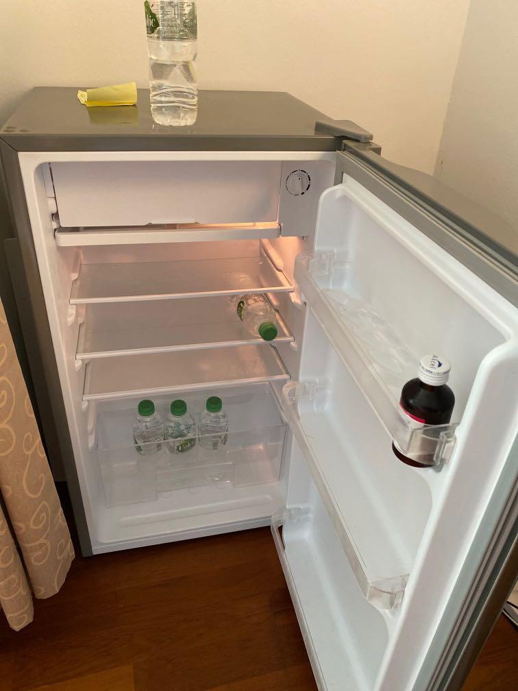 Electrolux mini fridge, TV & Home Appliances, Kitchen Appliances ...