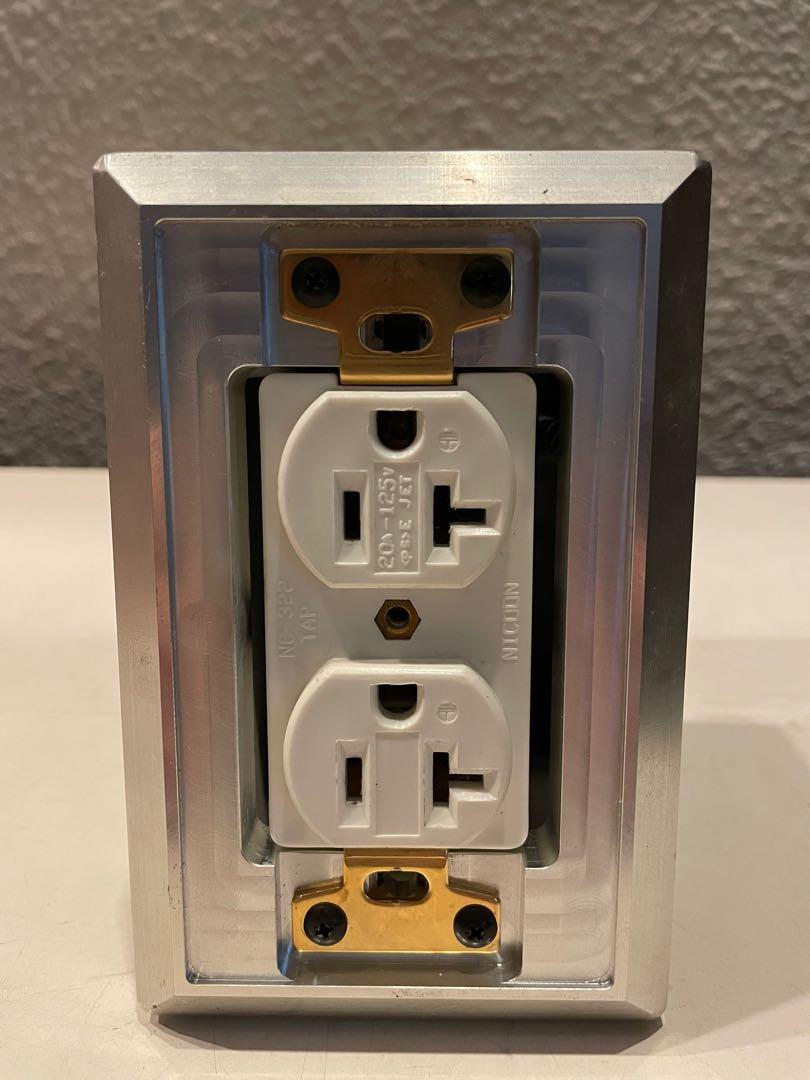 Oyaide R1 receptacle with WPC-Z high performance aluminum mounting ...