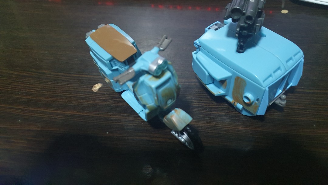 RARE Transformers Studio series The last knight movie premier edition ...