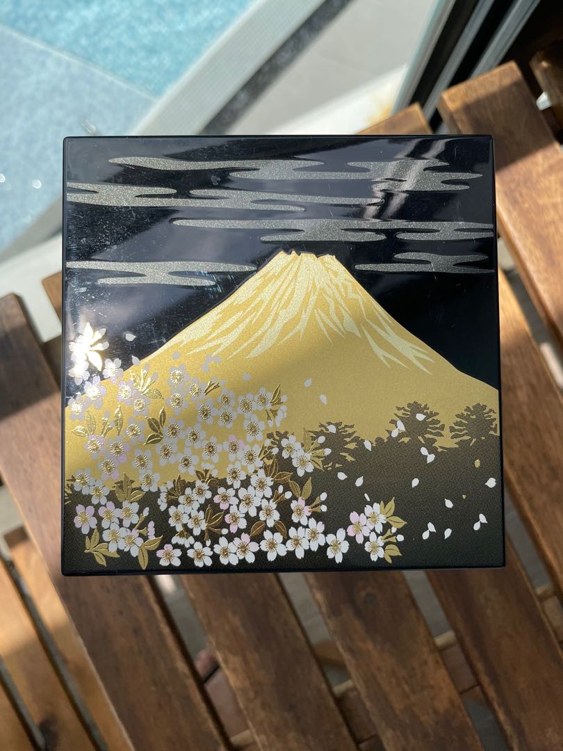 Sakura Mt Fuji Japanese 3 tier bento box, Everything Else on Carousell