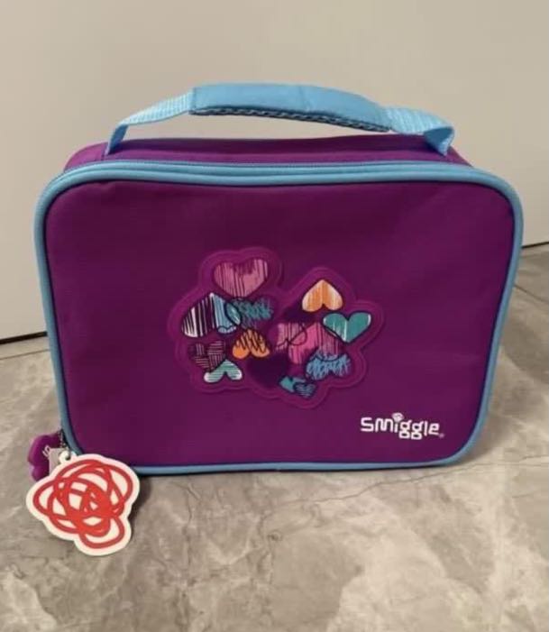 Smiggle Lunch Box, Everything Else on Carousell