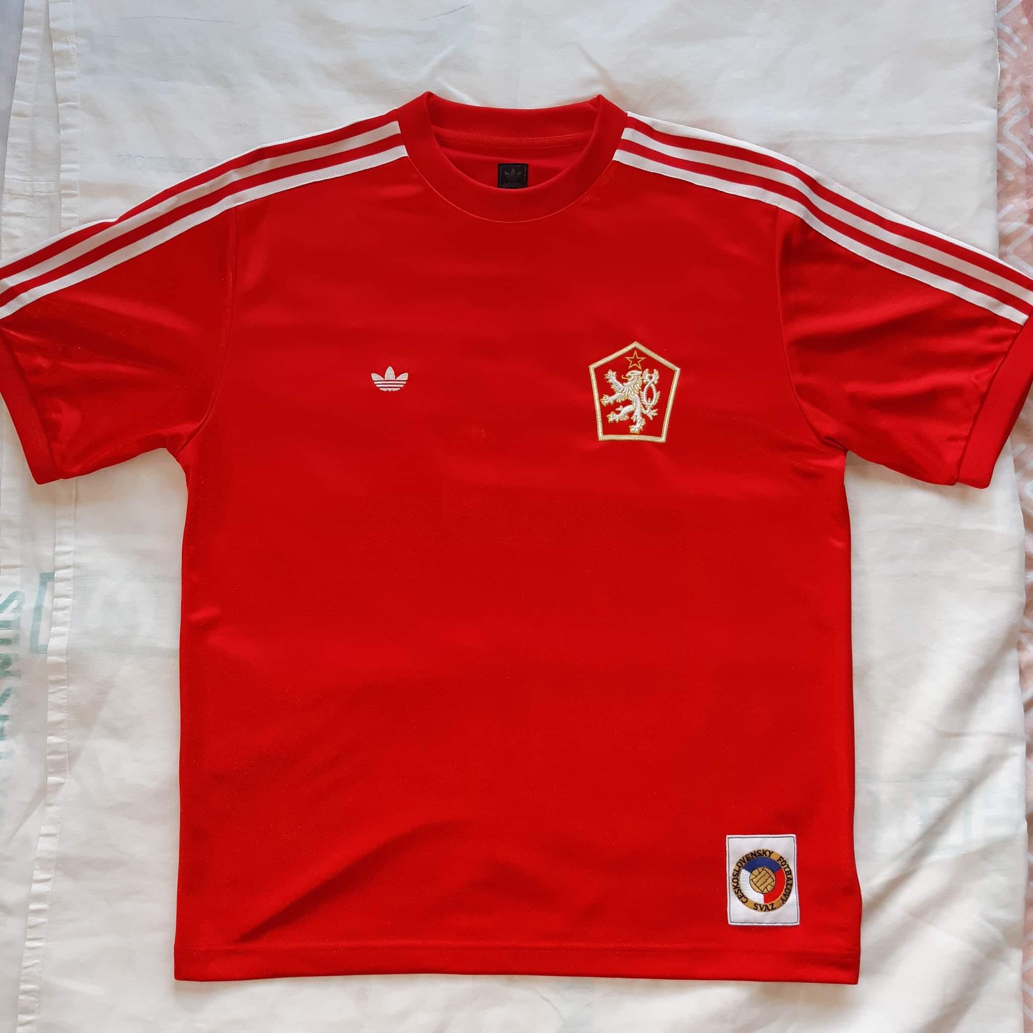 Vintage Red Adidas Football Shirt Jersey, Men's Fashion, Tops & Sets ...